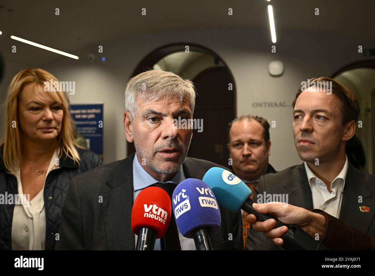 Antwerpen, Belgien. Oktober 2024. Anke Van dermeersch von Vlaams Belang, Filip Dewinter von ...