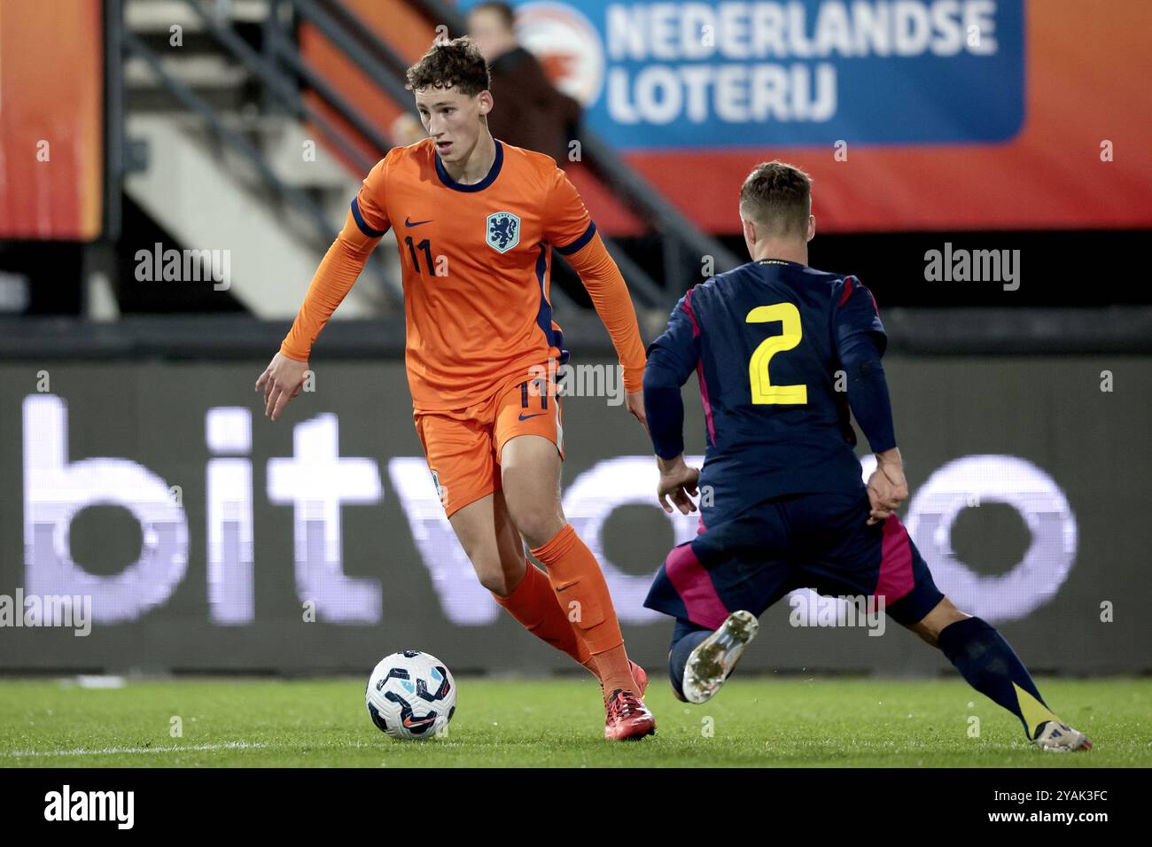 NIJMEGEN - (l-r) Ruben van Bommel aus Jong Oranje, Samuel Dahl aus Jong ...