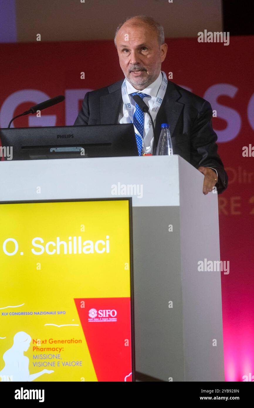 Italien: Orazio Schillaci in Neapel der Gesundheitsminister der Regierung Meloni, Orazio ...