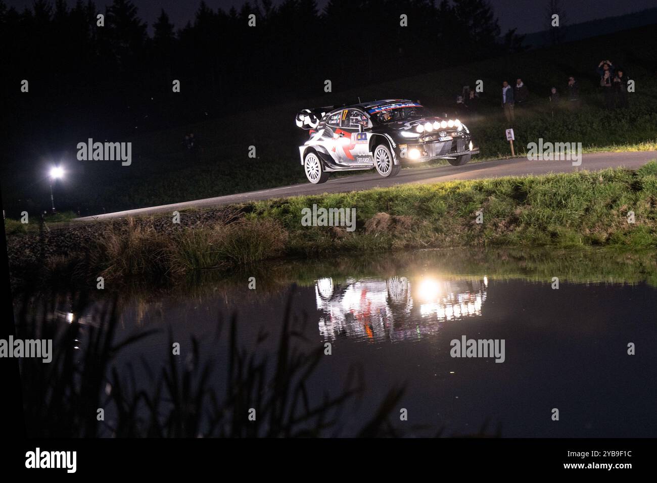 Fahrer Sebastien Ogier Und Co-Pilot Vincent Landais Vom Team Toyota ...