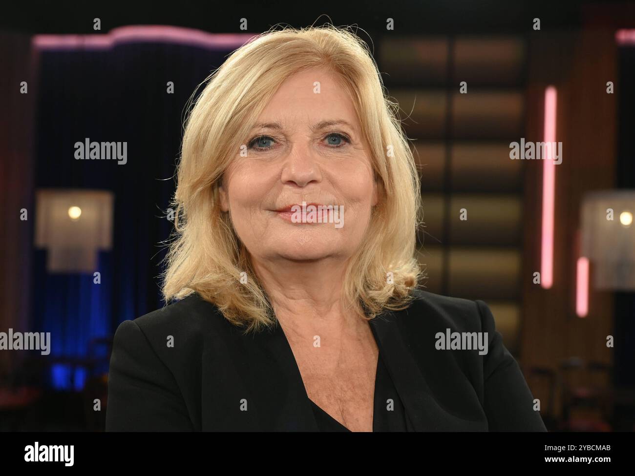 Schauspielerin Sabine Postel zu Gast in der WDR Talkshow Kölner Treff ...