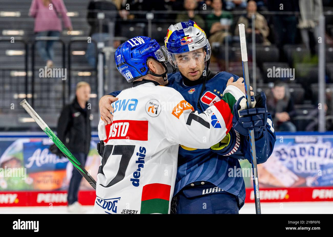München, Deutschland. Oktober 2024. Umarmung bei den Shakehands ...