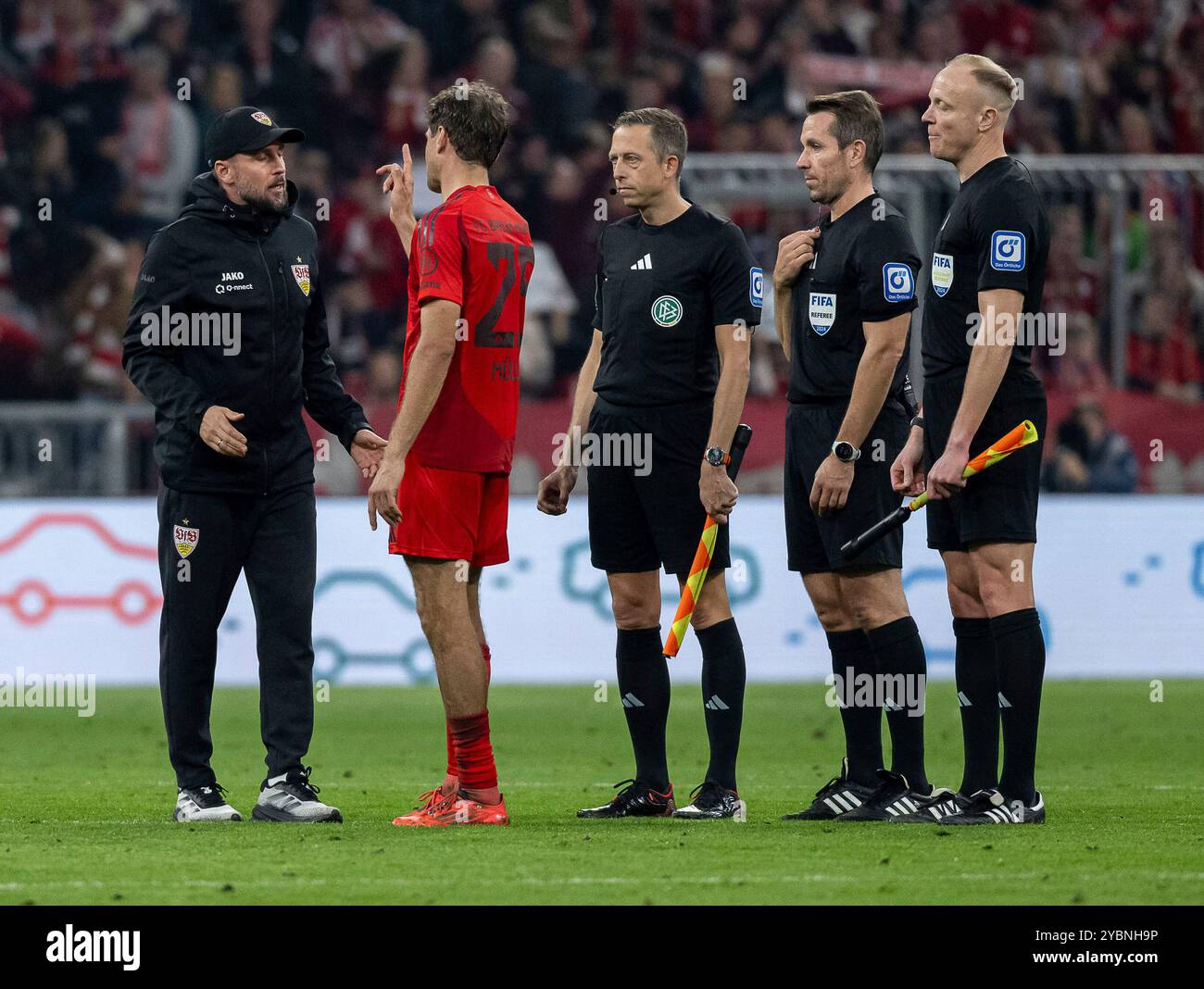 München, Deutschland. Oktober 2024. Sebastian Hoeness (Chef-Trainer ...