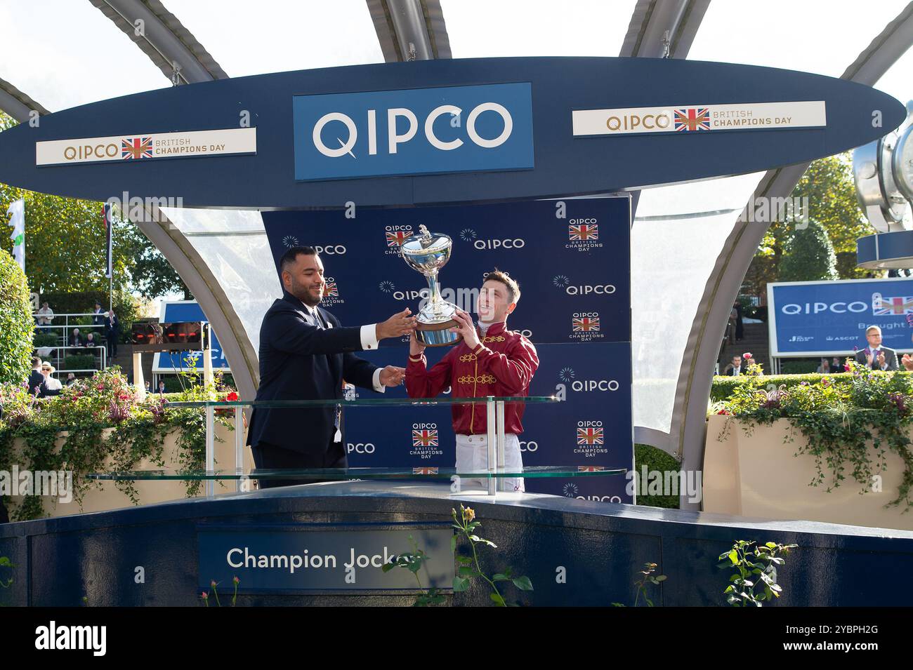 Ascot, Berkshire, Großbritannien. Oktober 2024. Jockey Oisin Murphy ...
