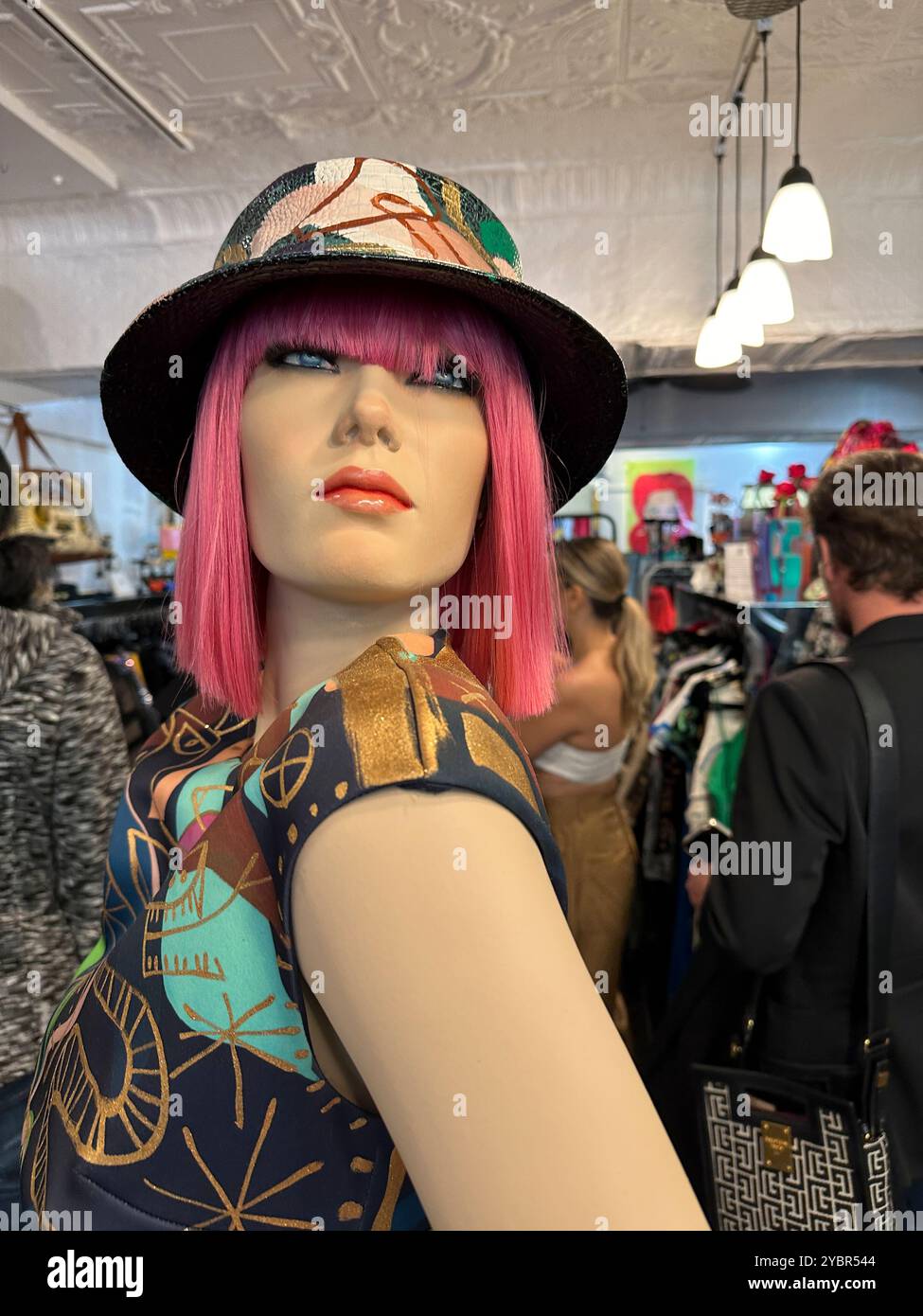 New York, Usa. Oktober 2024. Eröffnung des Patricia Field Stores ...