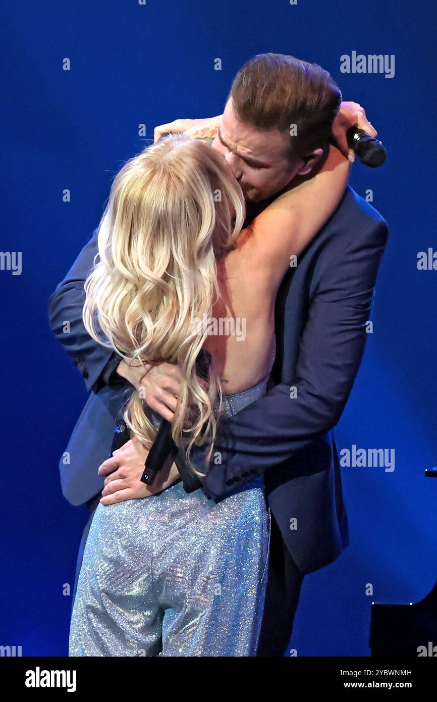 ARD: SCHLAGERBOOM 2024 - alles Funkelt alles Glitzert. Sänger Eric ...