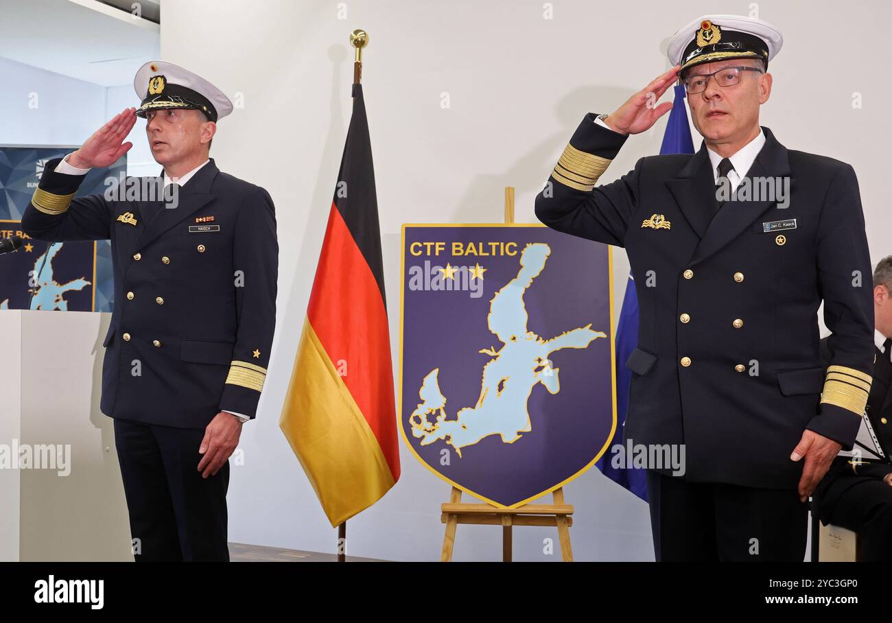 Rostock, Deutschland. Oktober 2024. Konteradmiral Stephan Haisch (l-r ...