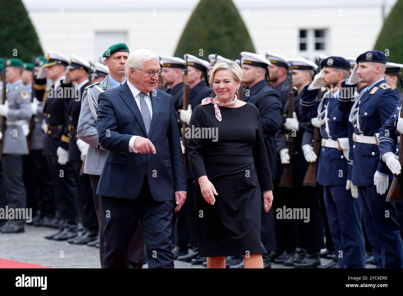 Frank-Walter Steinmeier und Halla Tomasdottir beim Empfang der ...