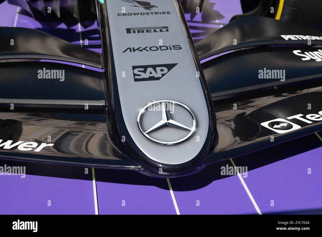 Mercedes amg petronas f1 teamfahrer -Fotos und -Bildmaterial in hoher ...
