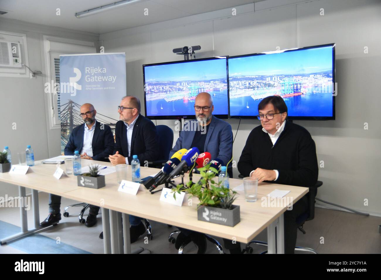 Rijeka, Kroatien, 171024. Albert Lopez Asensio, Tomislav Rosandic ...