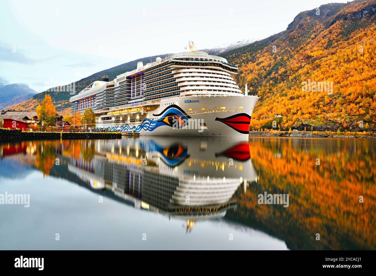 15.10.2024, xjrdrx, Wirtschaft Reise, Kreuzfahrtschiff Aida Nova, v.l ...