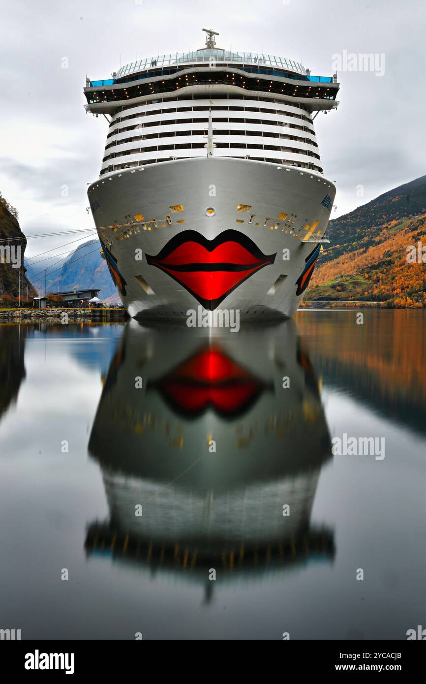 15.10.2024, xjrdrx, Wirtschaft Reise, Kreuzfahrtschiff Aida Nova, v.l ...