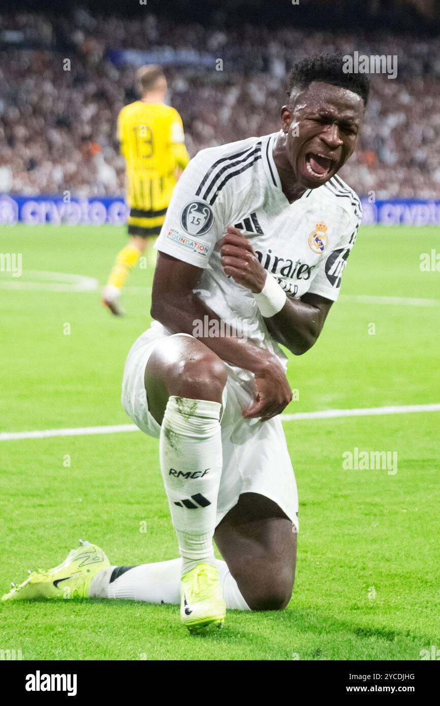 MADRID, SPANIEN - 22. Oktober: Vinicius jr von Real Madrid feiert ein Tor beim Spiel der UEFA ...