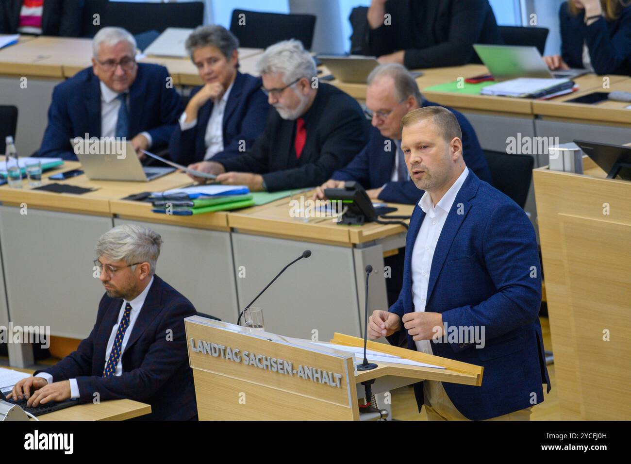 Magdeburg, Deutschland. Oktober 2024. Jan Moldenhauer (AfD) spricht im ...