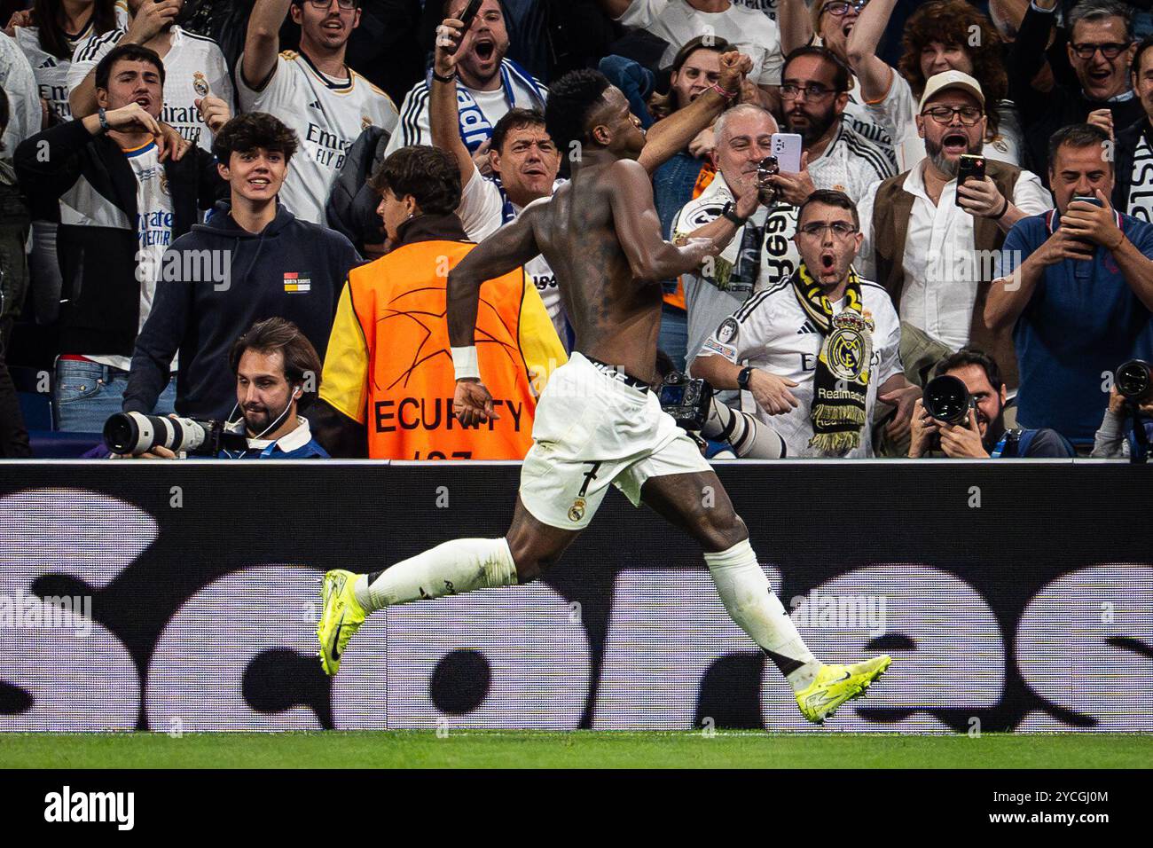 Madrid, Spanien, Spanien. Oktober 2024. Vinicius Junior (Jr) von Real Madrid feiert sein Tor ...