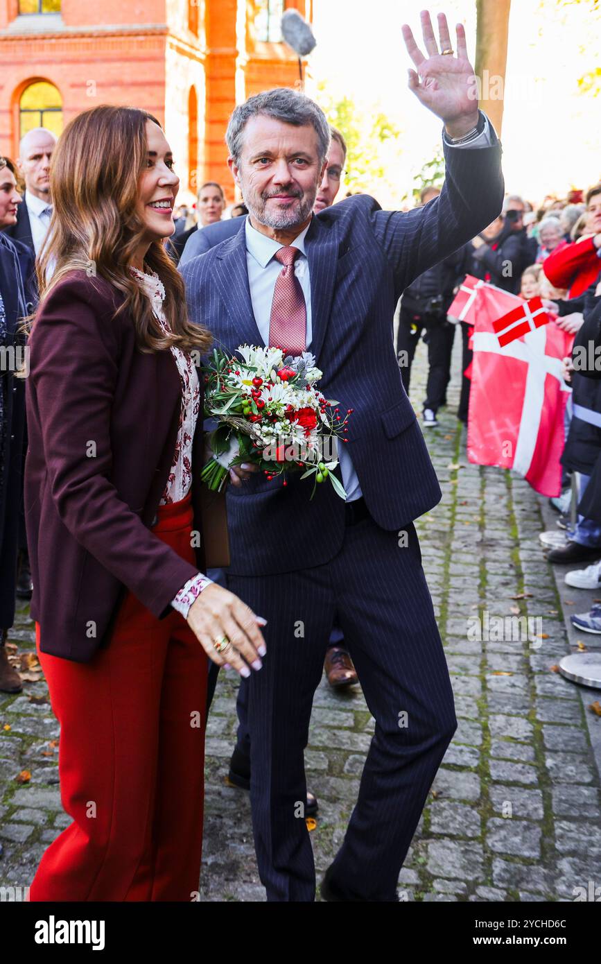 Kiel, Deutschland. Oktober 2024. Der dänische König Frederik X. (r ...