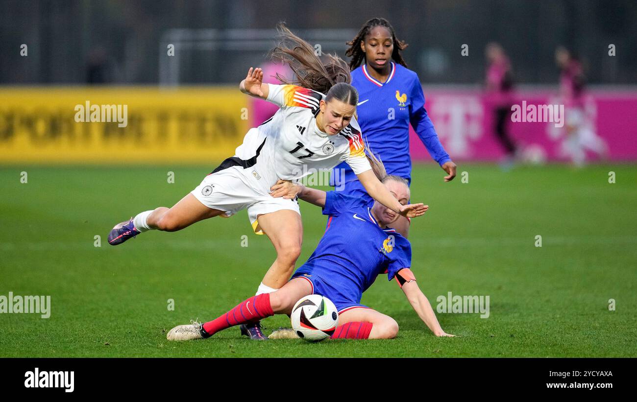 Frankfurt Am Main, Deutschland. Oktober 2024. v.li.: Tuana Mahmoud ...