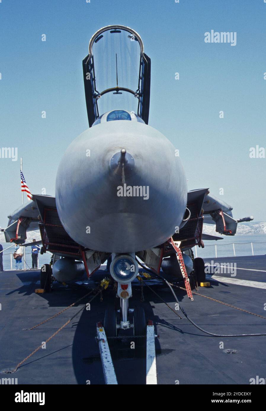 Ein Kampfflugzeug der US Navy vom Typ F-14B Tomcat der Strike Fighter ...