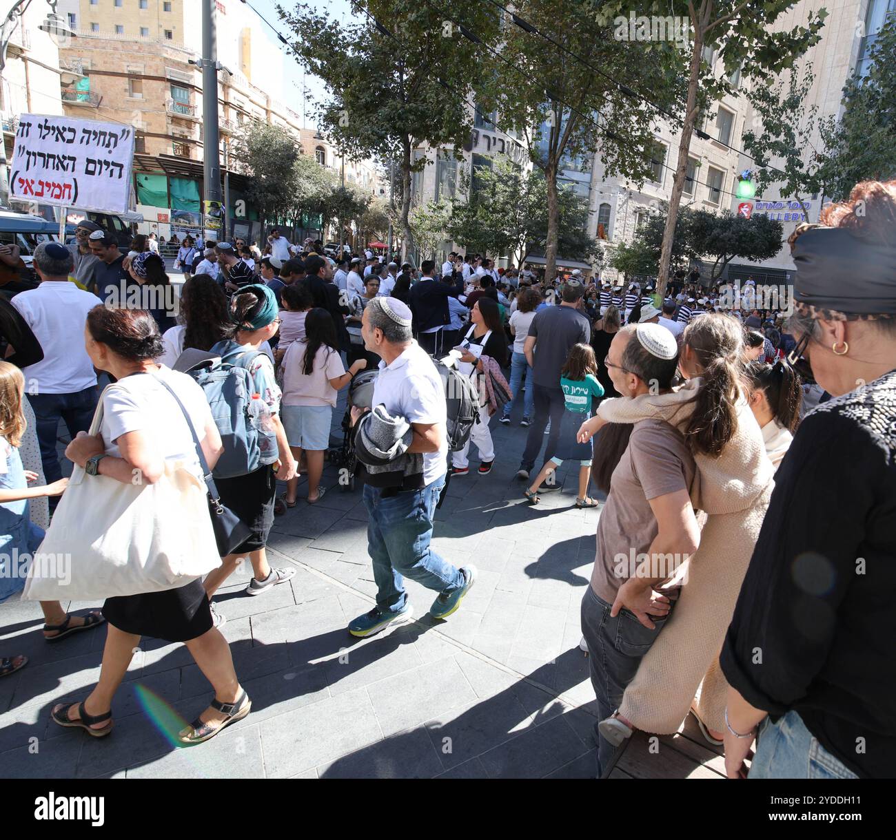 Menschen versammeln sich in jerusalem -Fotos und -Bildmaterial in hoher ...