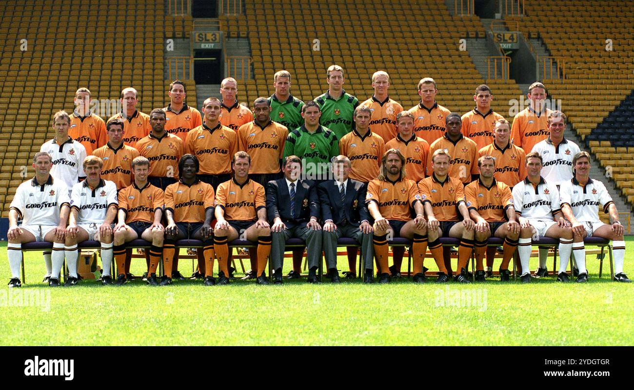 Wolverhampton Wanderers Football Club Team Team mit Trainer Graham ...