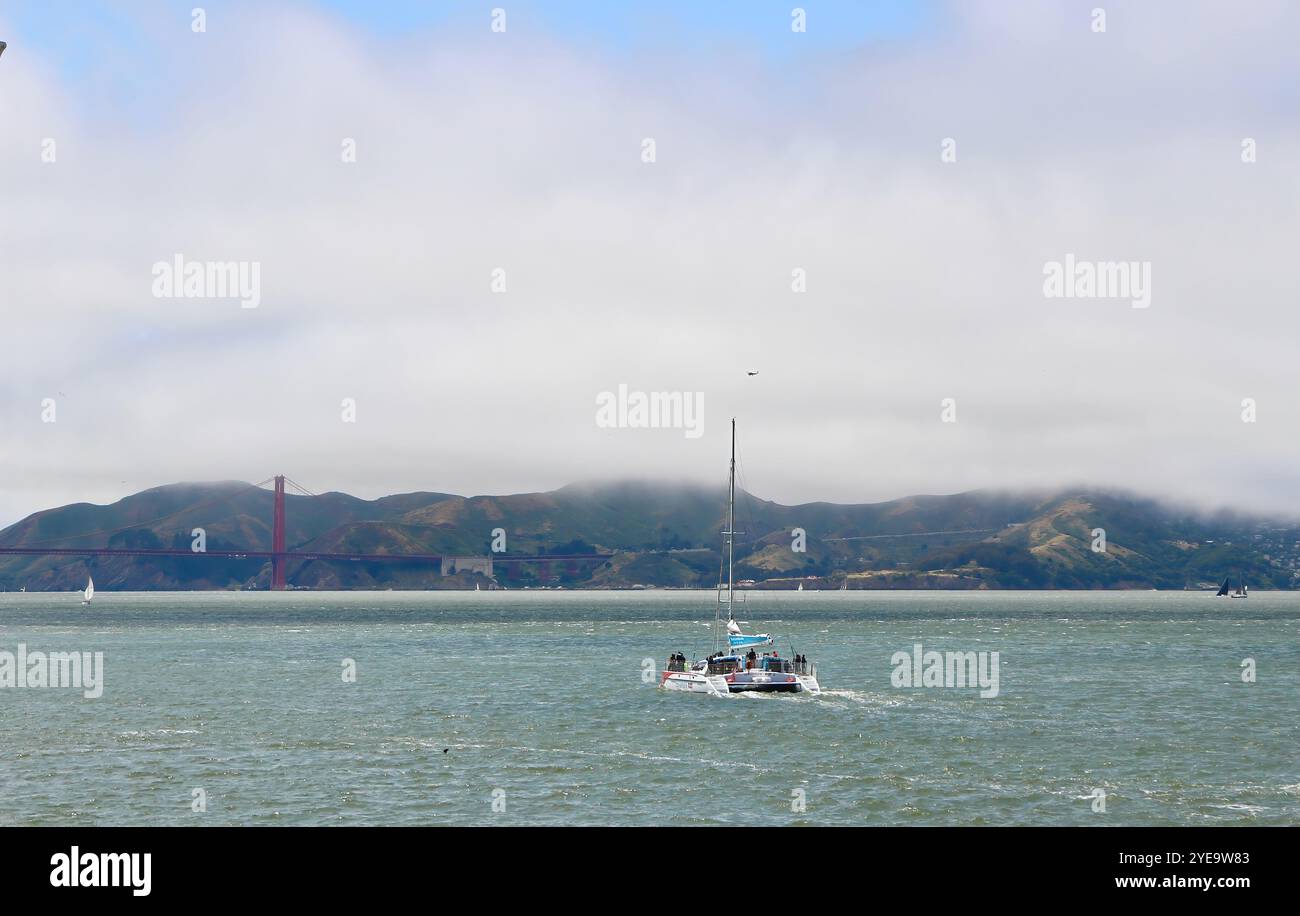 Abenteuer-Katamaran CAT2, Abfahrt Richtung Alcatraz Island, gesehen vom ...