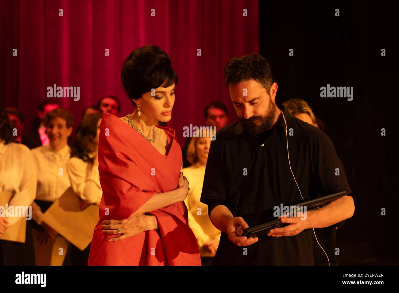 ANGELINA JOLIE und PABLO LARRAIN in MARIA (2024), Regie: PABLO LARRAIN ...