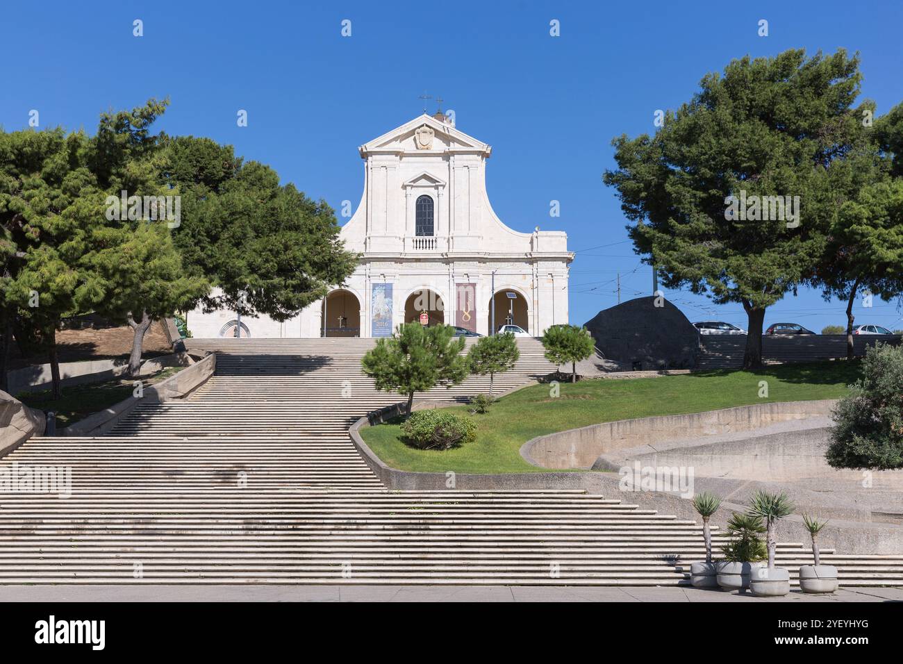 Santuario e basilica di bonaria -Fotos und -Bildmaterial in hoher ...