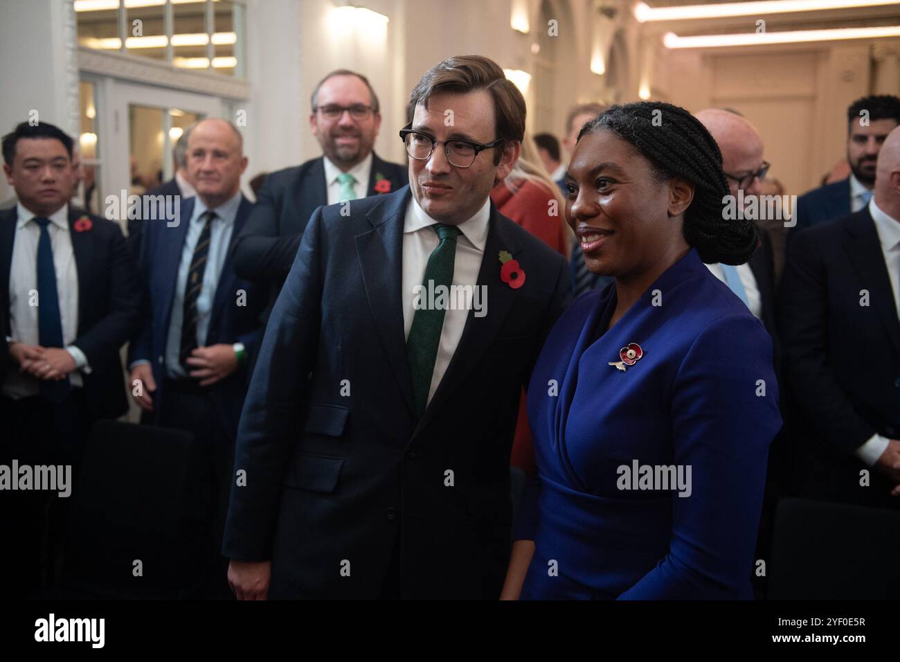 Der neue anführer kemi badenoch mit ehemann hamish badenoch -Fotos und ...