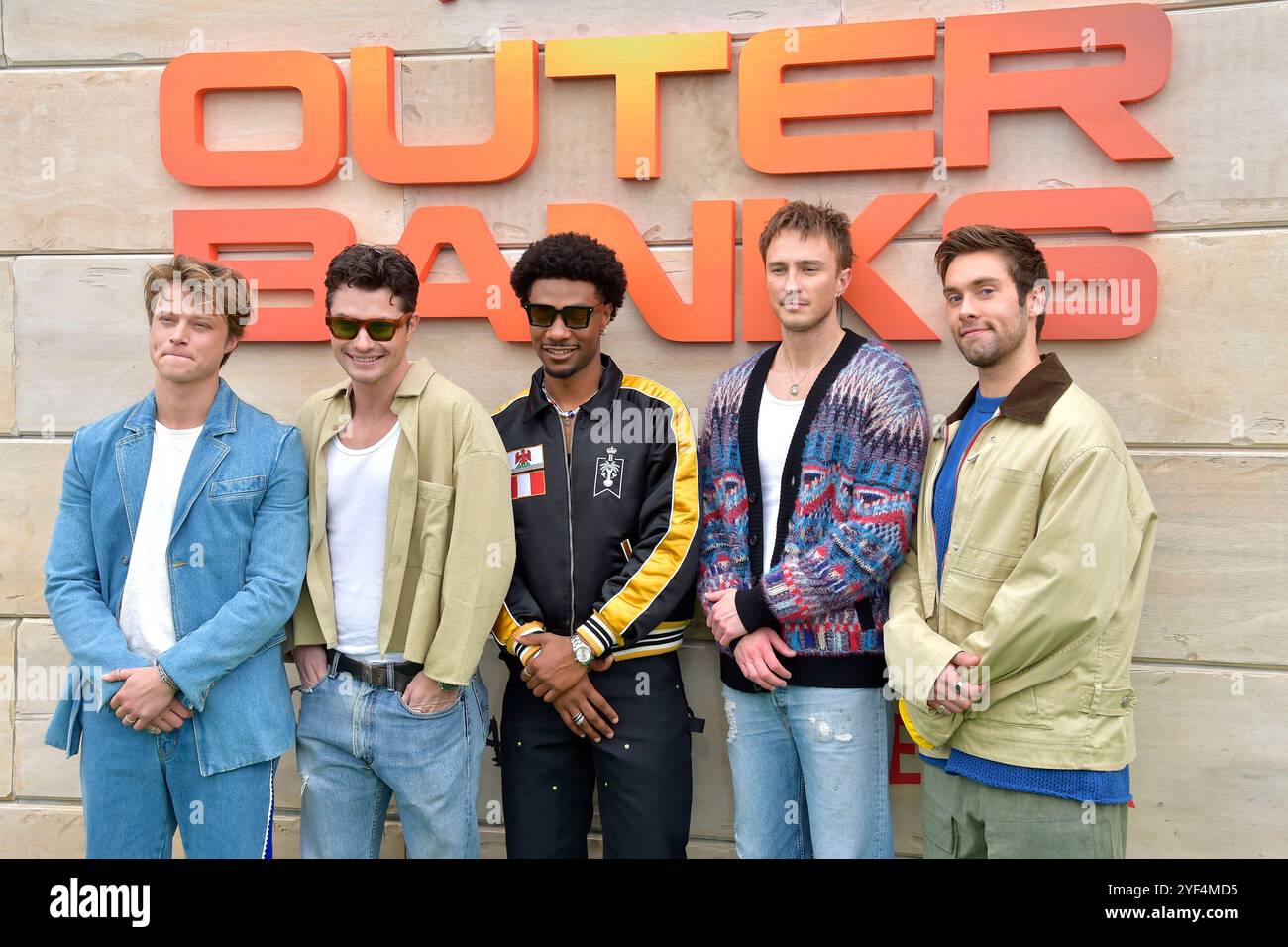 Rudy Pankow, Chase Stokes, Jonathan Daviss, Drew Starkey und Austin ...