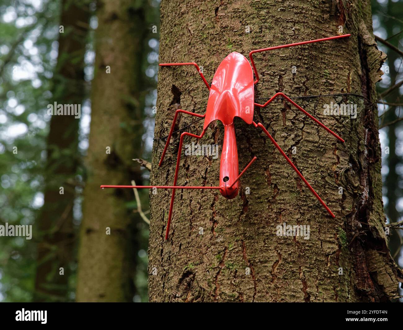 Insekten sehen skulptur -Fotos und -Bildmaterial in hoher Auflösung – Alamy