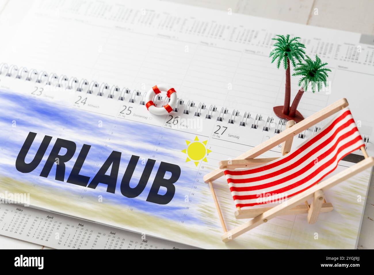 Bayern, Deutschland - 7. November 2024: Urlaub, steht auf einem ...