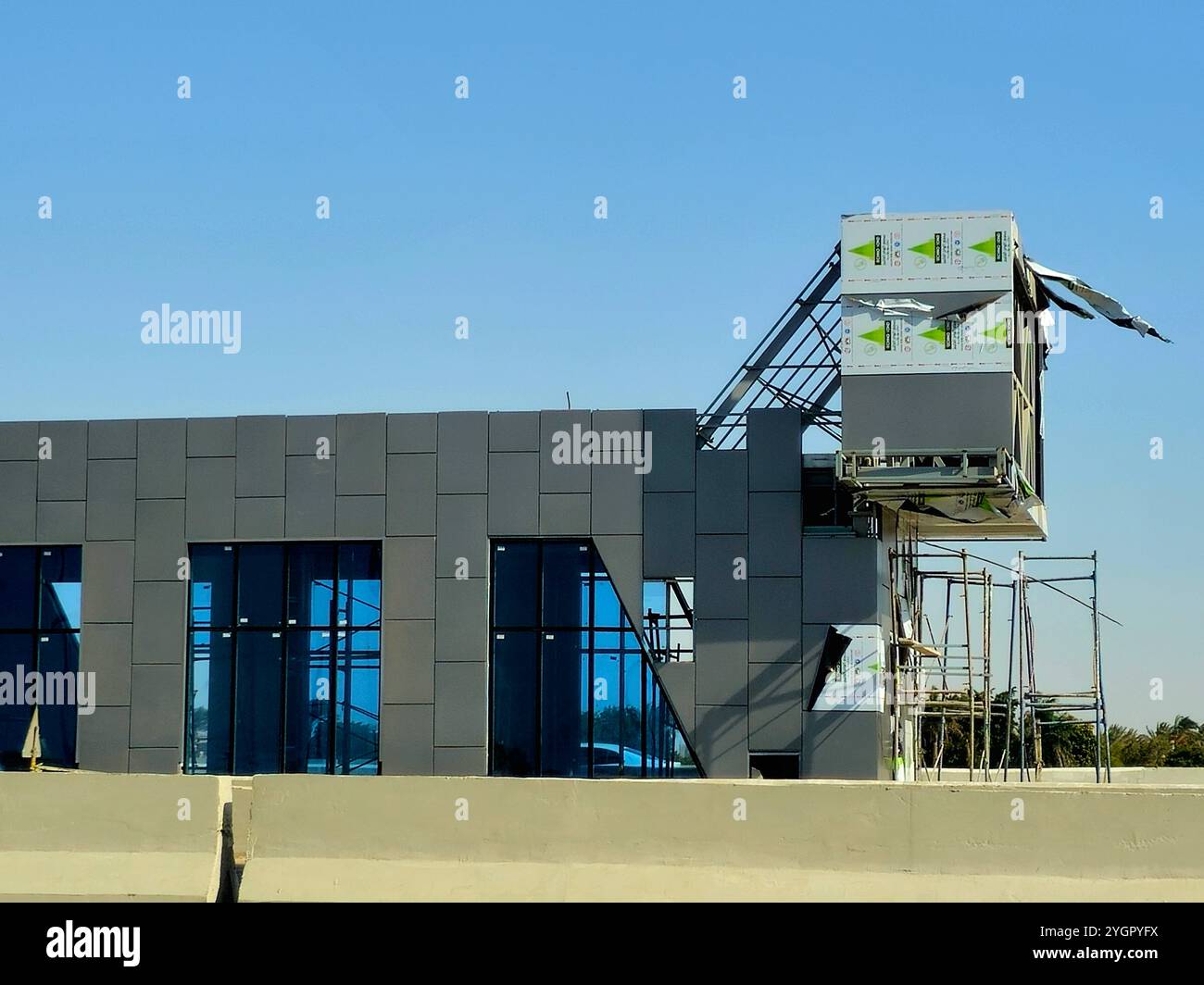 Kairo, Ägypten, 25. Oktober 2024: Das Projekt Bus Rapid Transit (BRT ...