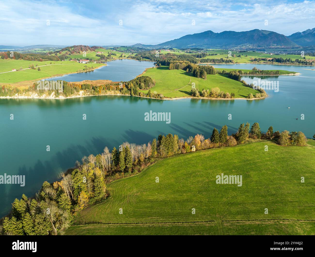 Blick aus der Vogelperspektive auf den Forggensee, bei Dietringen ...