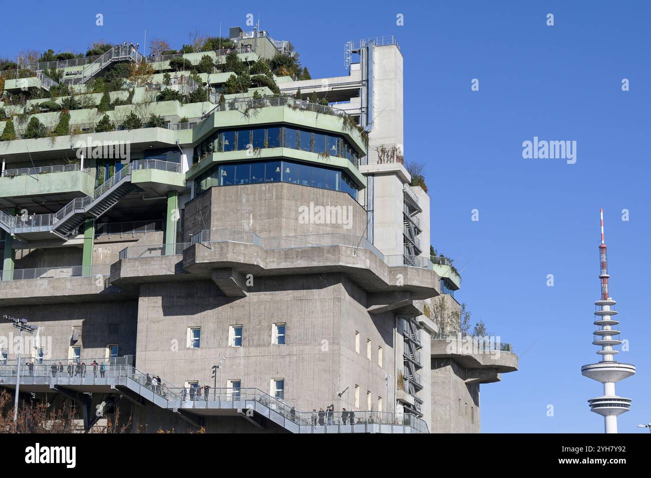 Flugabwehrbunker aus dem zweiten weltkrieg -Fotos und -Bildmaterial in hoher Auflösung – Alamy
