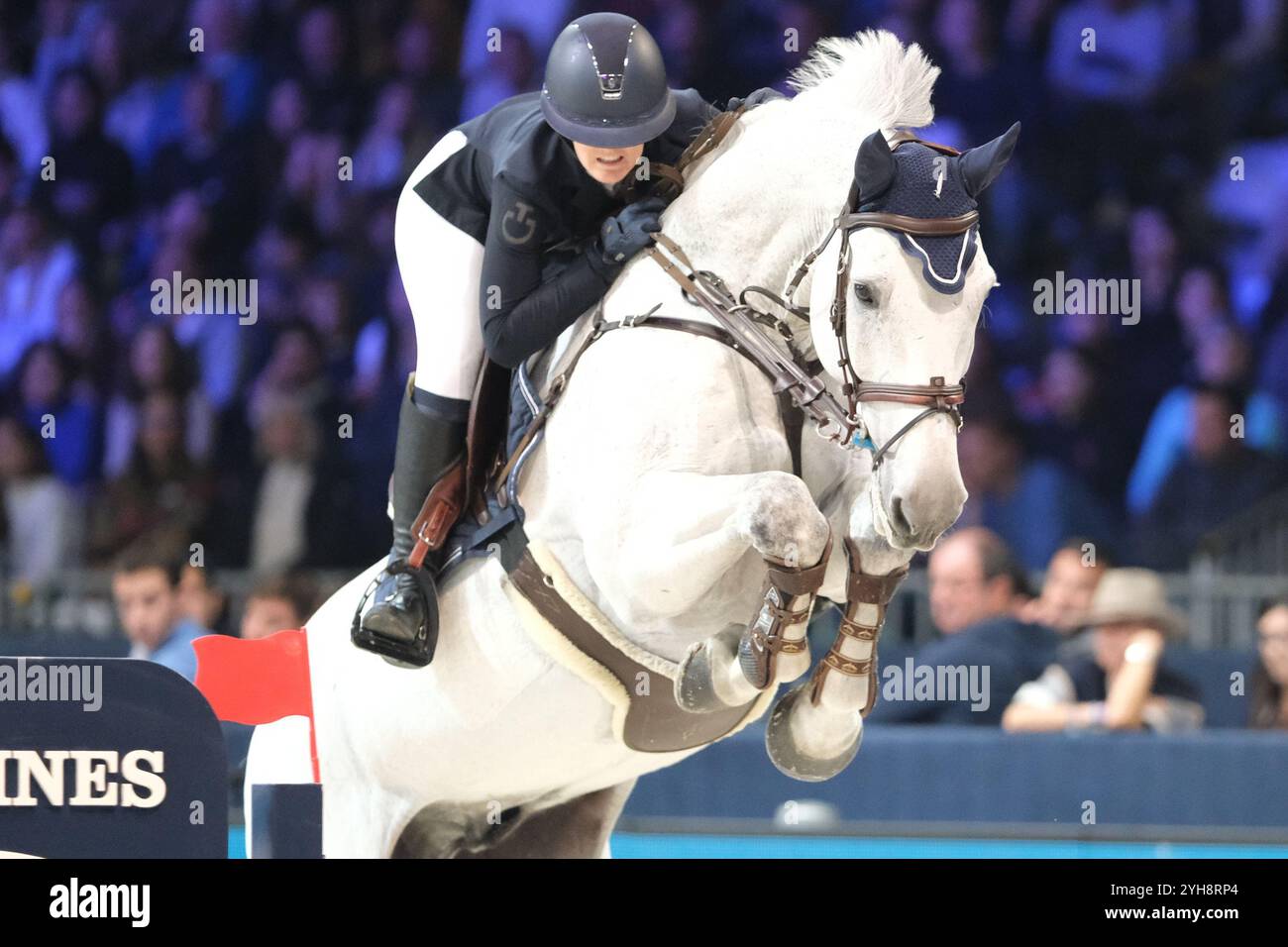 Geraldine Straumann reitet Long John Silver 3 in Aktion während des ...