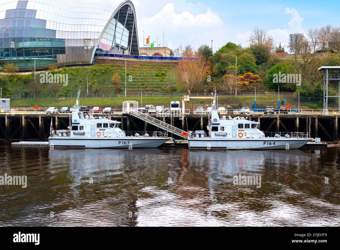 HMS Explorer & HMS Archer Royal Navy Patrouillenboote Coastal Forces ...