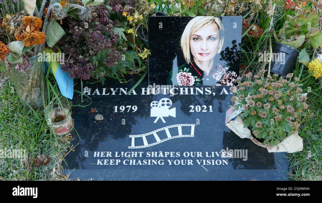 14. November 2024 Kameramann Halyna Hutchins Grave in Garden of Legends ...