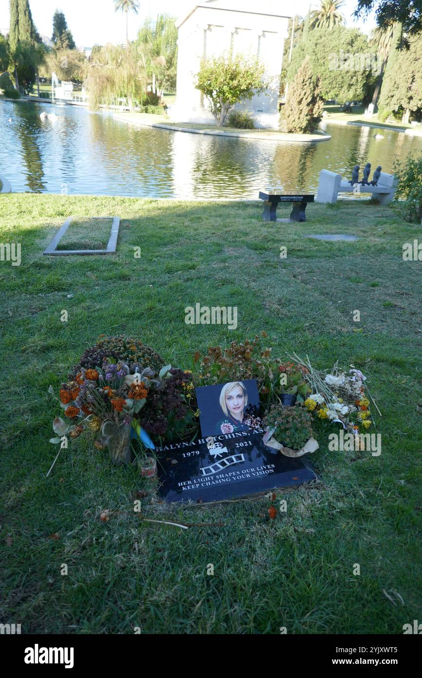14. November 2024 Kameramann Halyna Hutchins Grave in Garden of Legends ...