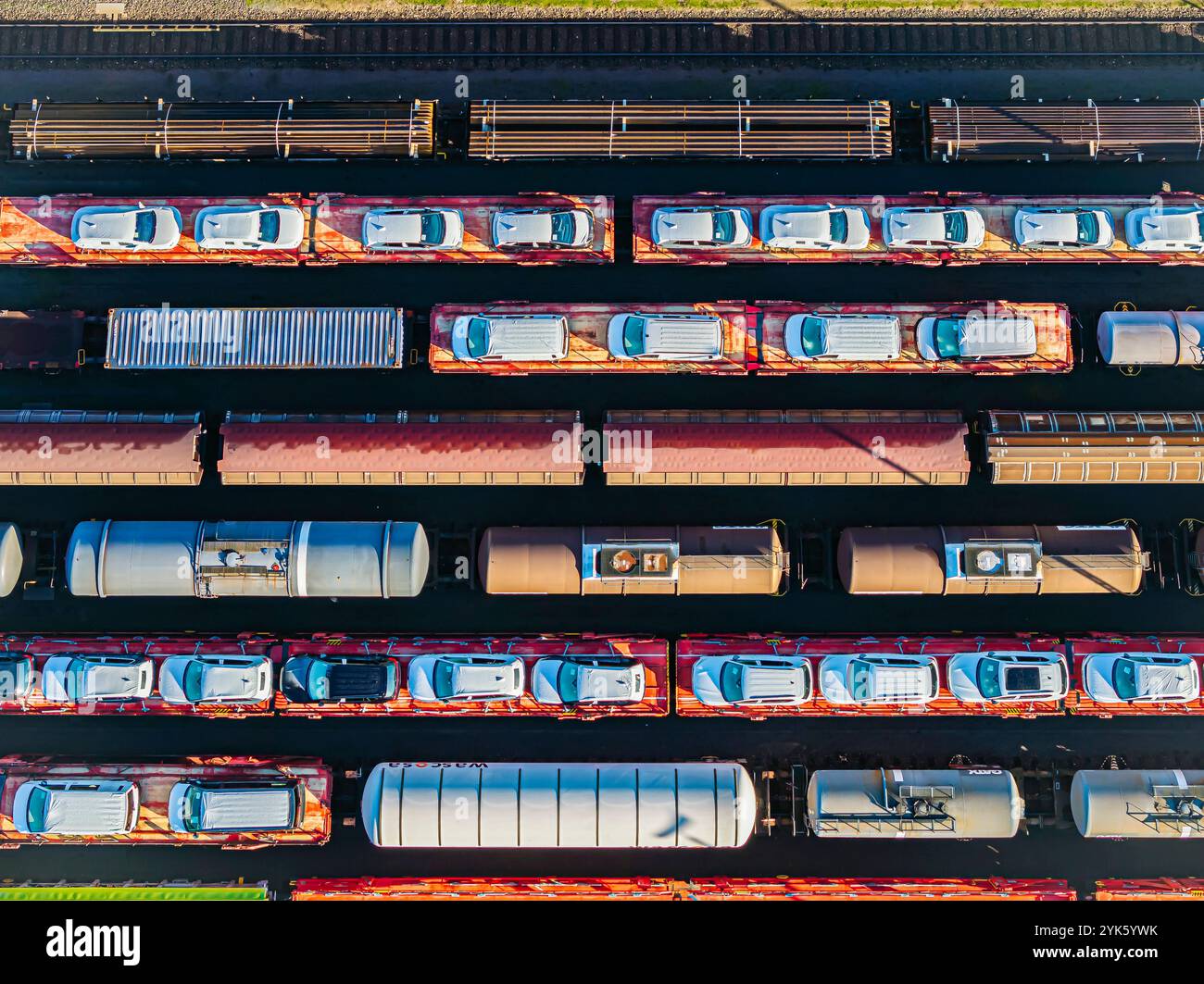 Rangierbahnhof mit abgestellten Güterwaggons. // 27.09.2024: Mannheim ...
