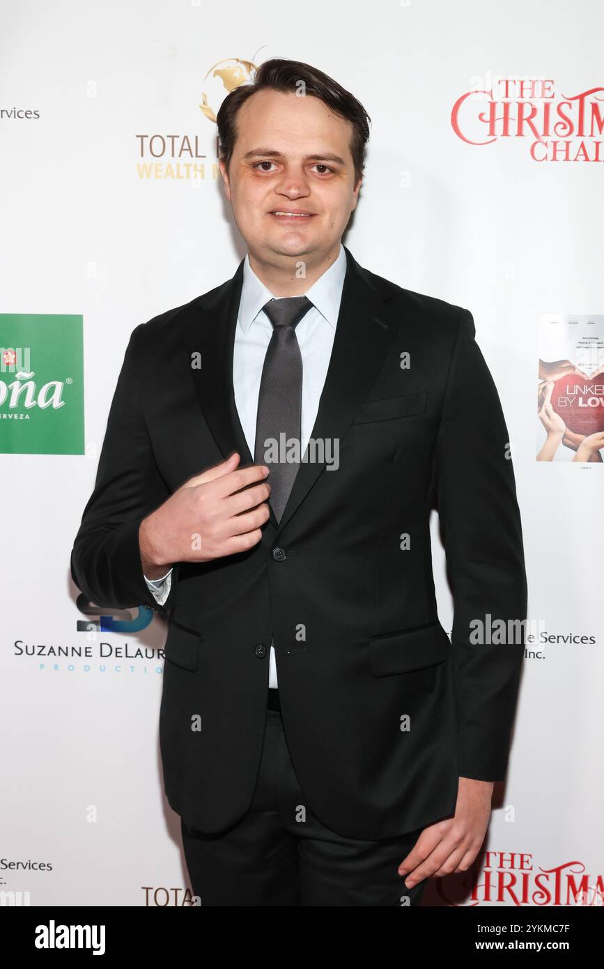 Toluca Lake, Kalifornien, USA. November 2024. Schauspieler Eric Larson ...