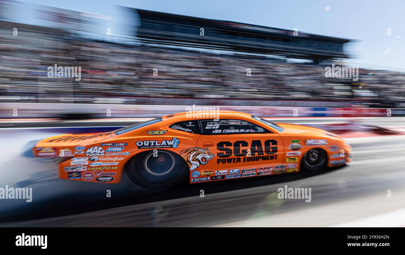 Pomona, Usa. November 2024. Jeg Coughlin Jr. Fahrer des SCAG Funny Car ...