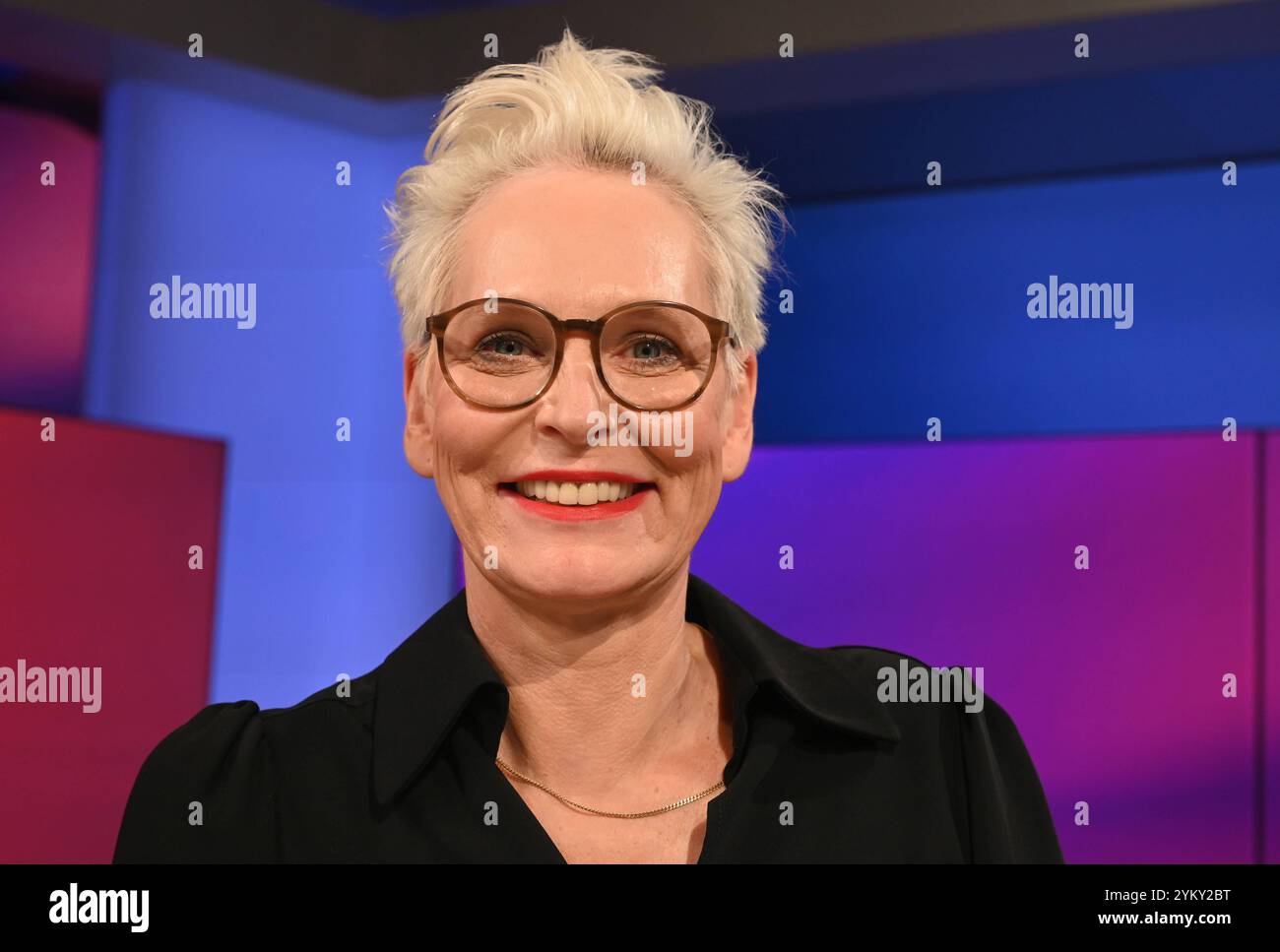 Fernsehmoderatorin und Autorin Bärbel Schäfer zu Gast in der ARD ...