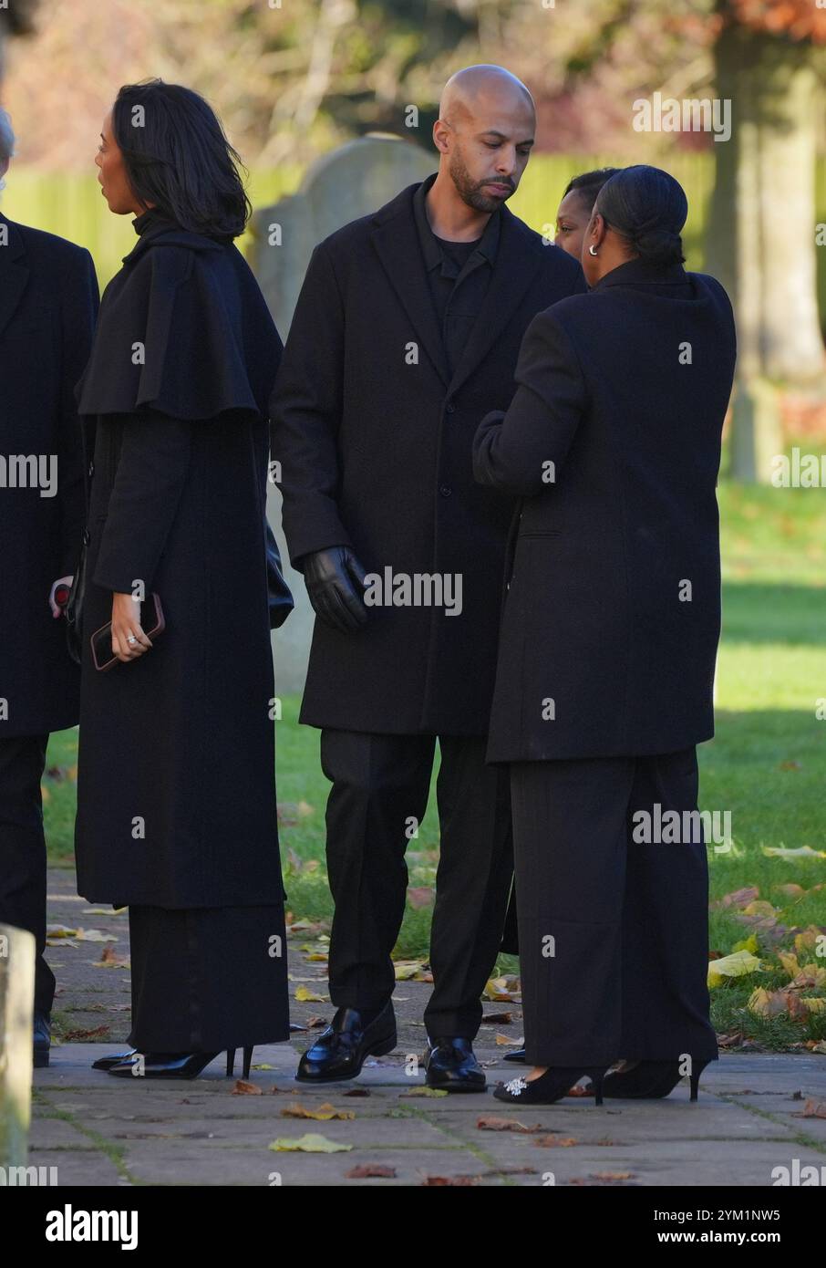 Marvin Humes (Mitte) und Rochelle Humes (links) kommen für den ...