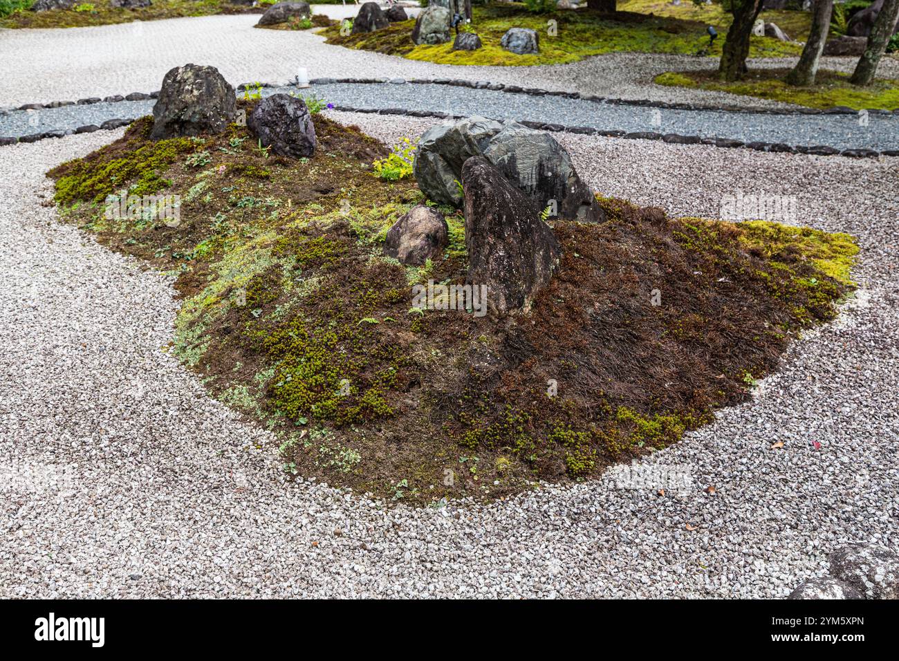 Konkai komyoji tempelgarten -Fotos und -Bildmaterial in hoher Auflösung ...