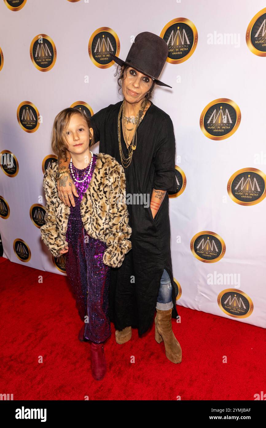 Los Angeles, USA. November 2024. Die Musikerin Linda Perry mit Rhodes ...