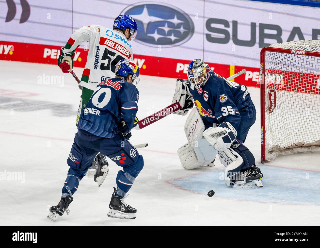 Alexander Oblinger (Augsburger Panther, #50) verpasst gegen Maximilian ...
