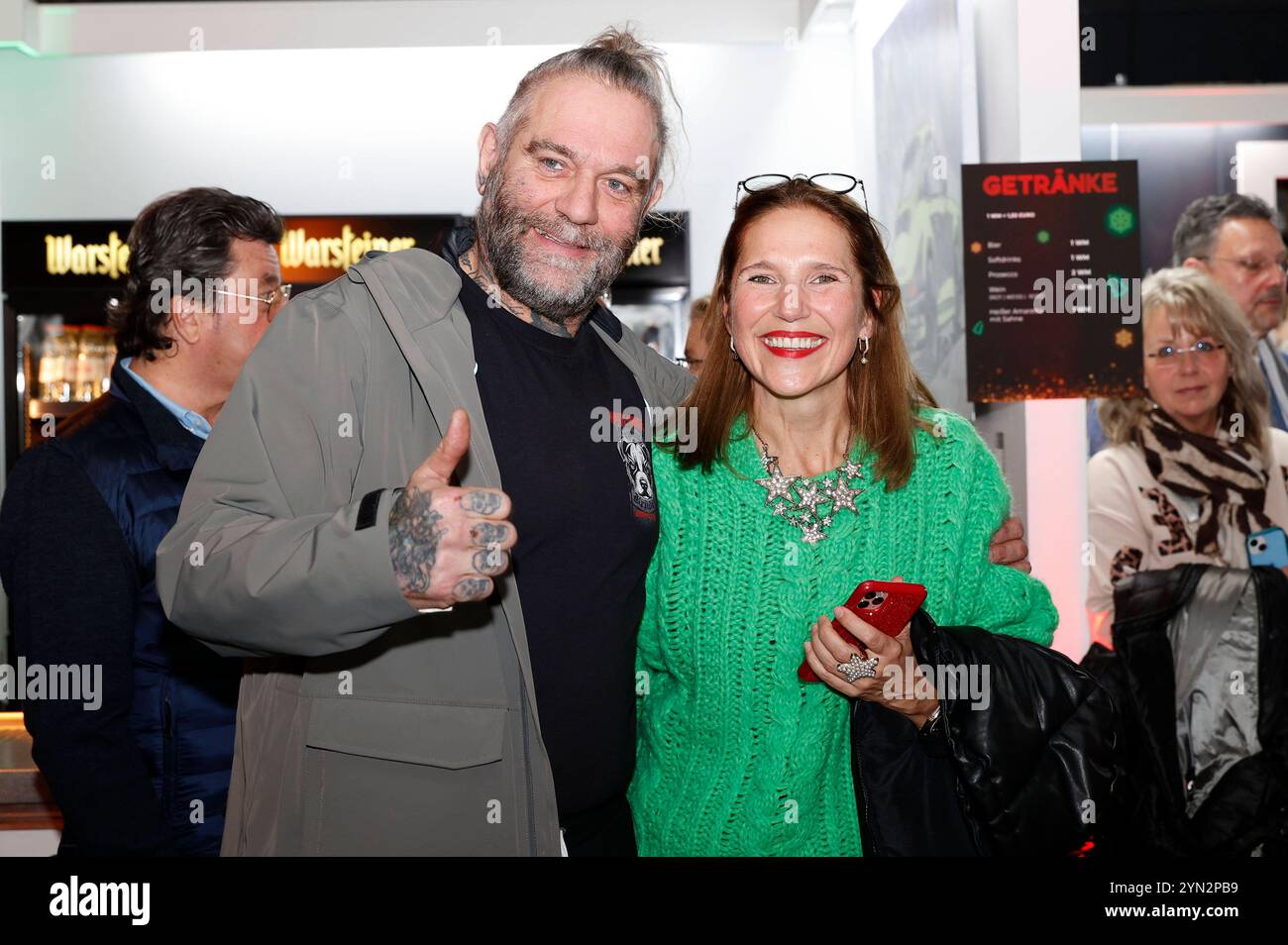 Ralf Seeger und Angela Walentowski beim Start der zweiten Kunst-Aktion ...