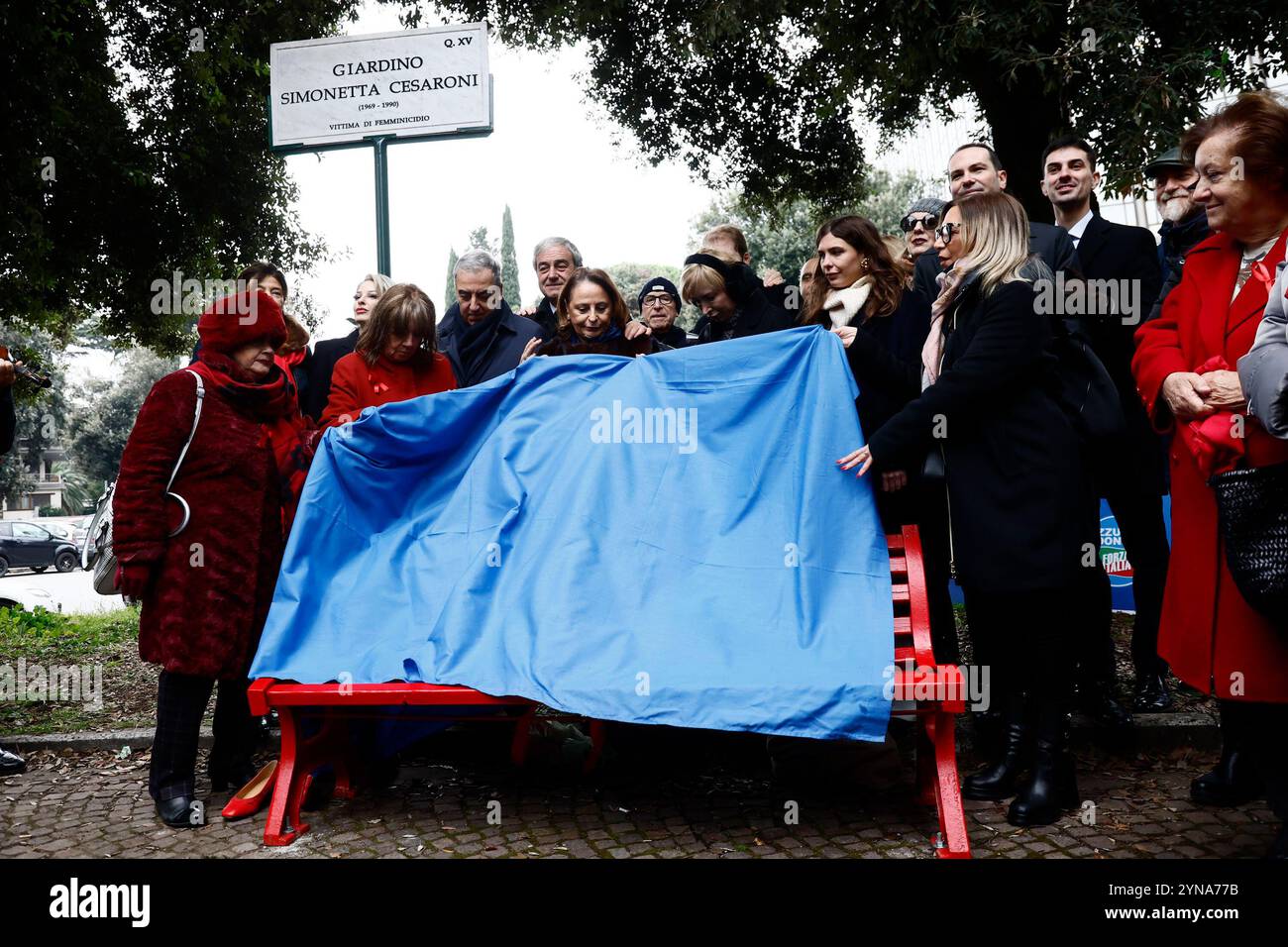Forza Italia inaugura una panchina per Simonetta Cesaroni vittima di ...