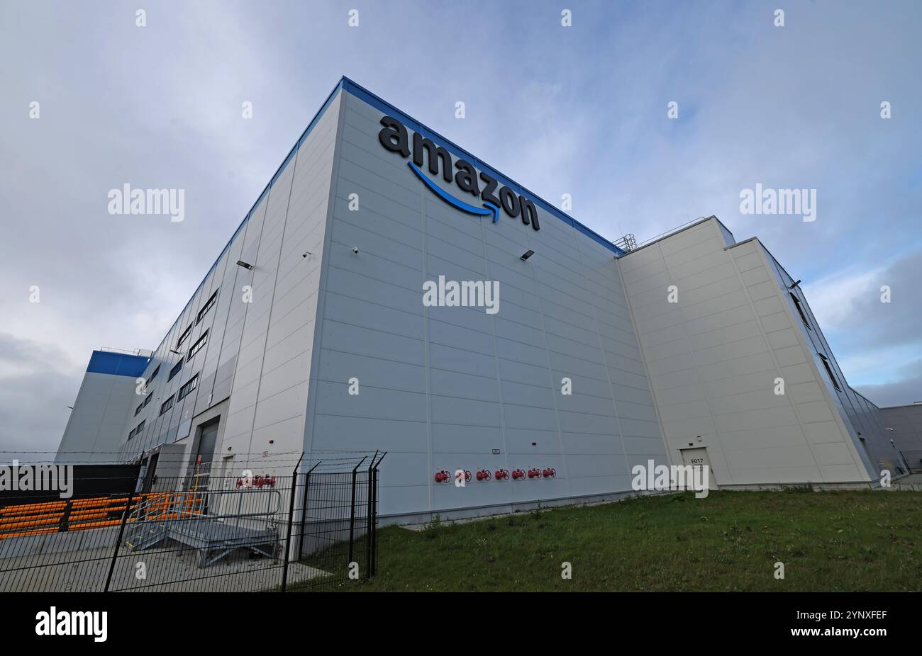 Dummerstorf, Deutschland. November 2024. Das neue Logistikzentrum von ...