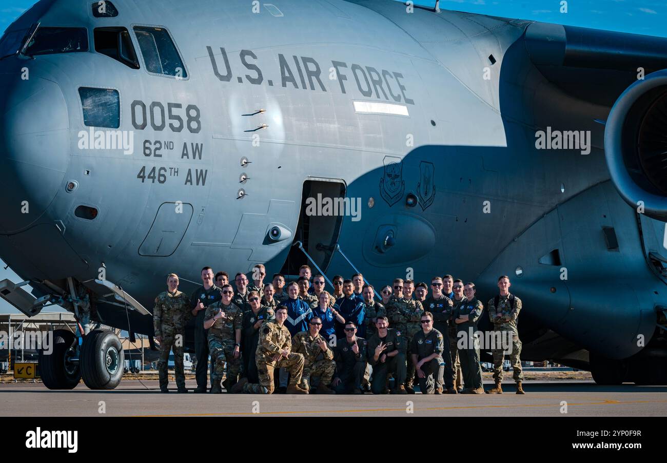 Kadetten des Air Force Reserve Officer Training Corps der Embry-Riddle ...
